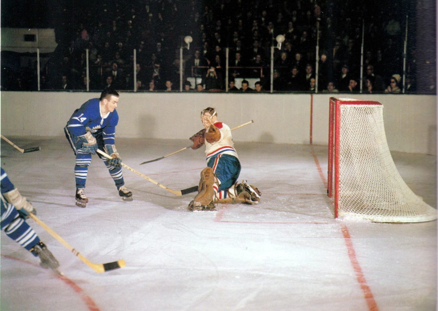 Friday Mashup: Leafs to sign Zaitsev, Remembering Dave Keon, Secrets to ...